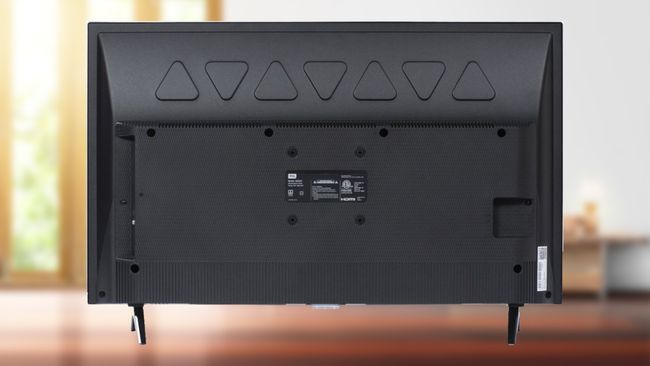 TCL 3 Series 32-inch Roku TV review: A small smart TV that’s cheap ...