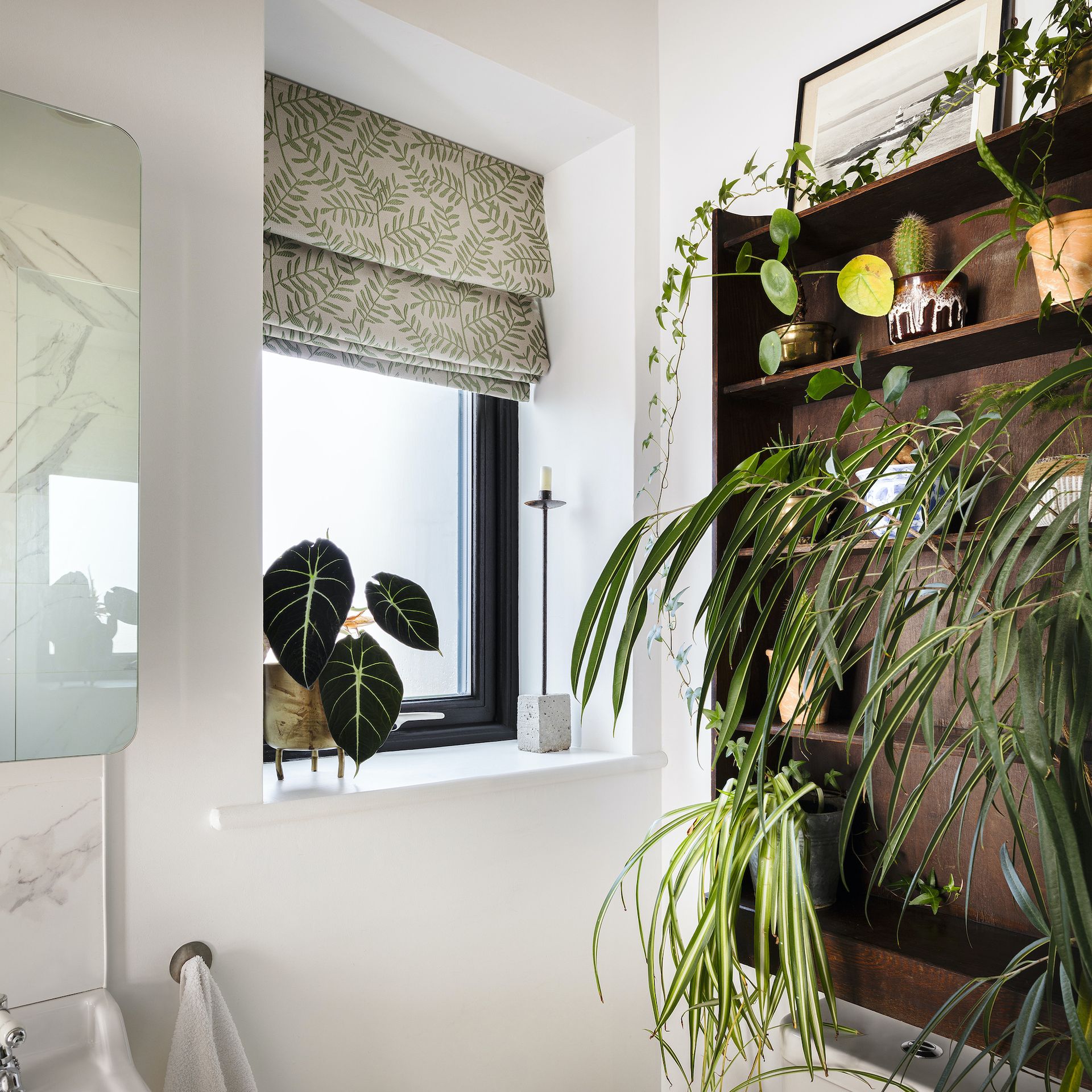 10 bathroom window dressing ideas for trend-led privacy | Ideal Home