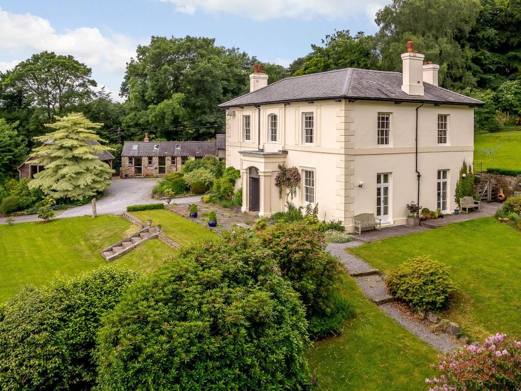 17 spectacular homes, as seen in Country Life | Country Life