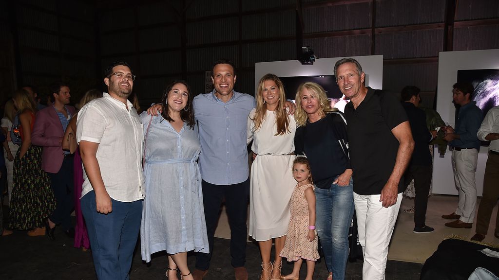 Howard Schultz's Wife, Sheri Kersch Schultz, Is a Nonprofit President ...