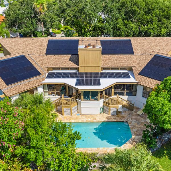 Tom Jones has sold his Beverly Hills mansion and quit the US | Ideal Home