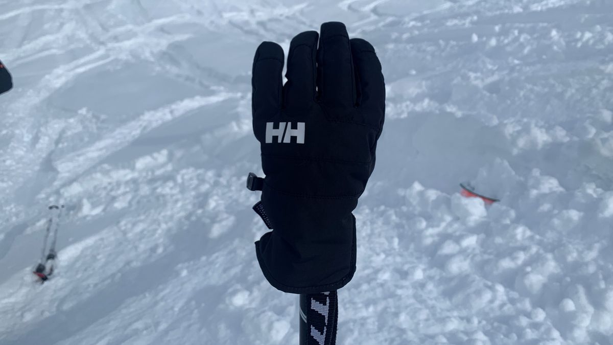 Helly Hansen Swift HT Ski Gloves review: compact, cozy shields against ...