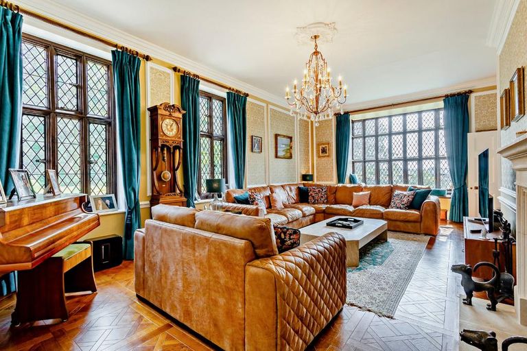 An immaculate timber-framed rectory from the early 1400s where period ...