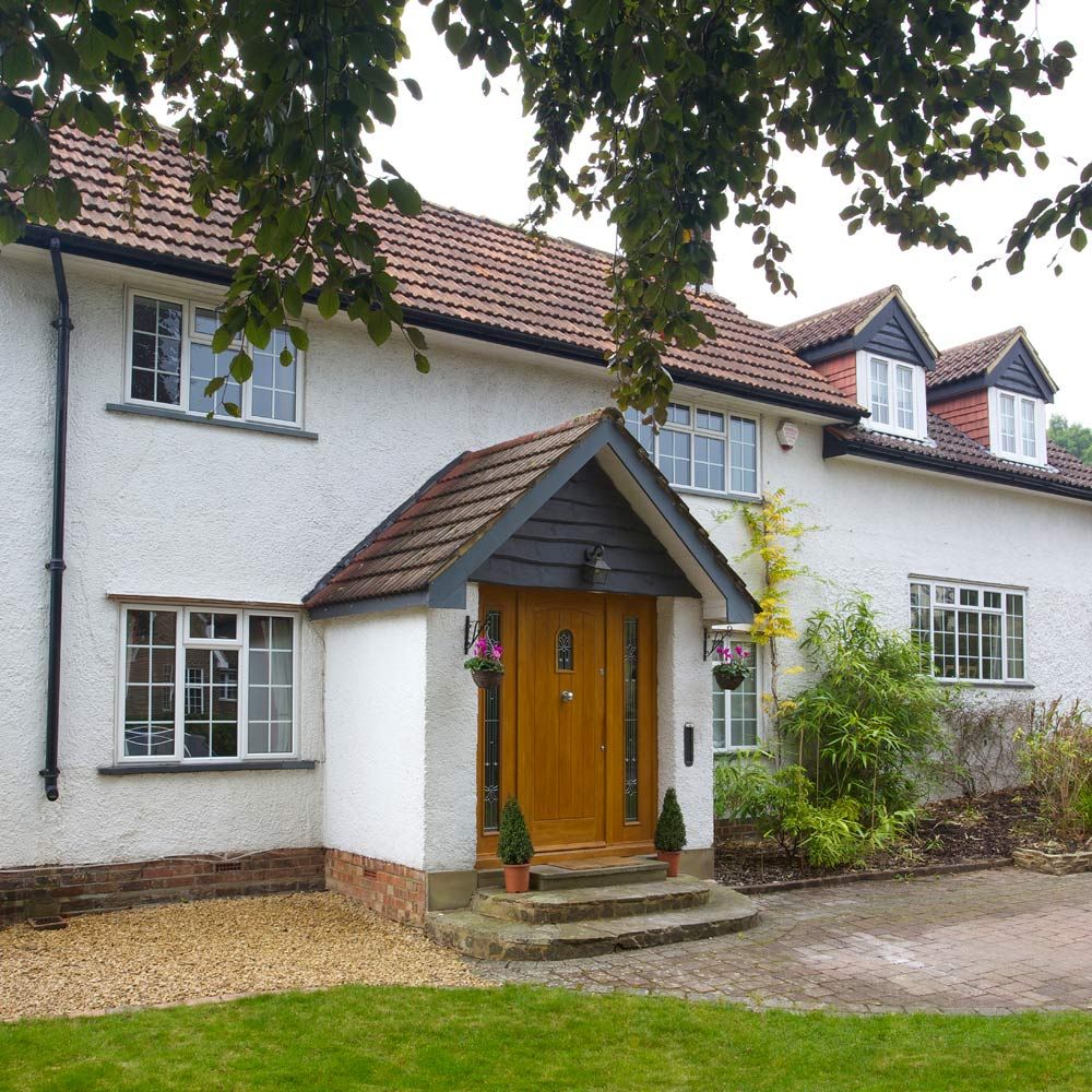 Buying a house with cash – the process explained by experts | Ideal Home