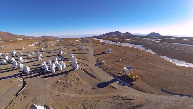 Atacama Large Millimeter/submillimeter Array (ALMA) radio telescope ...