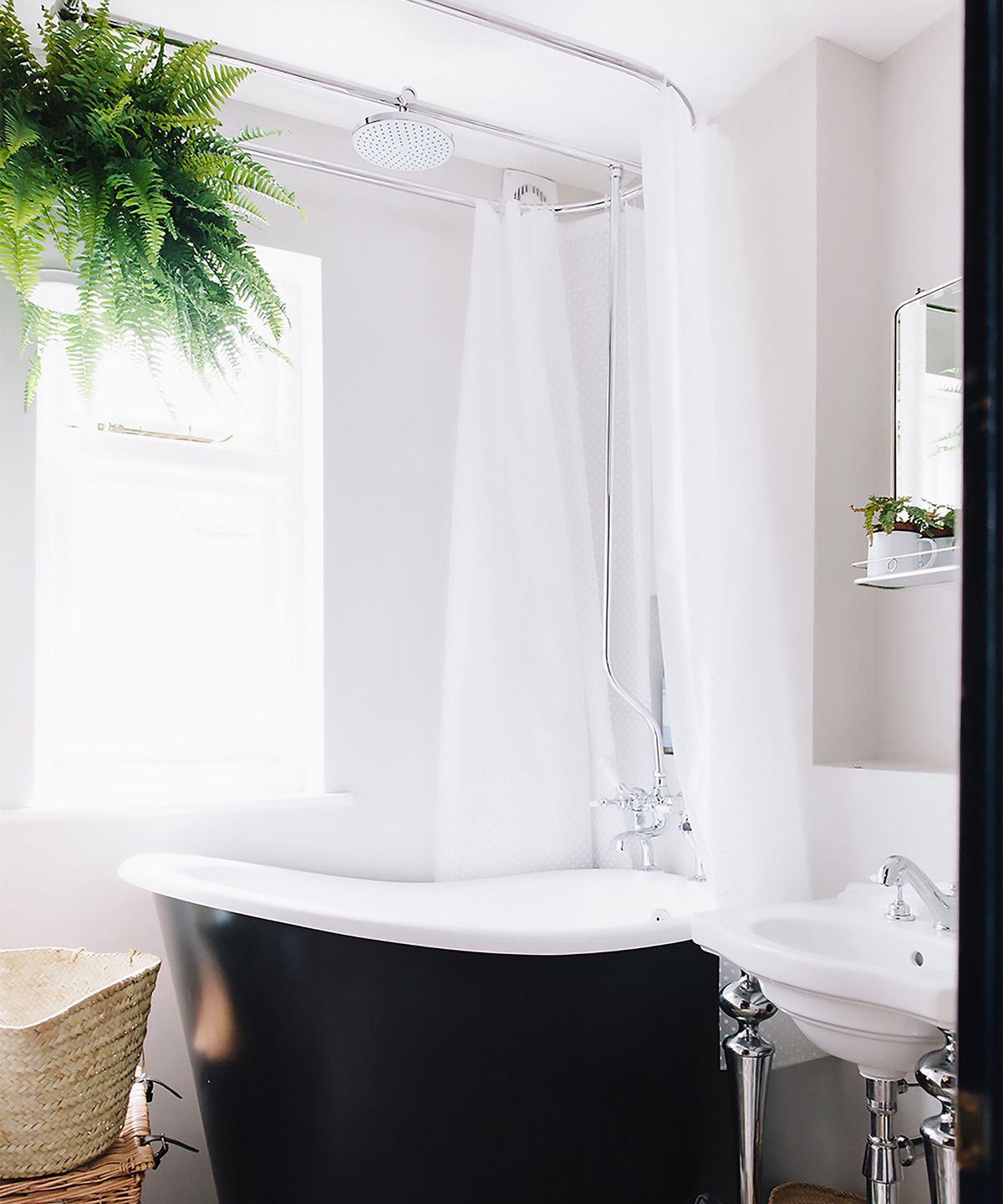 Shower over bath ideas to make the most of your space | Homebuilding