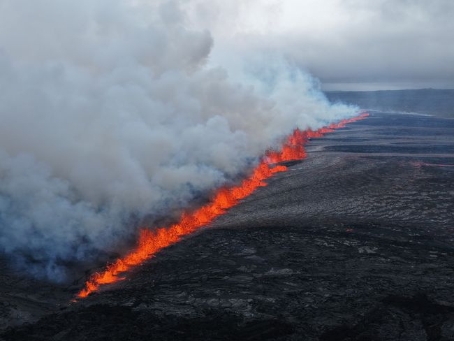 Lava erupts from gigantic fissure in Iceland following earthquake swarm ...
