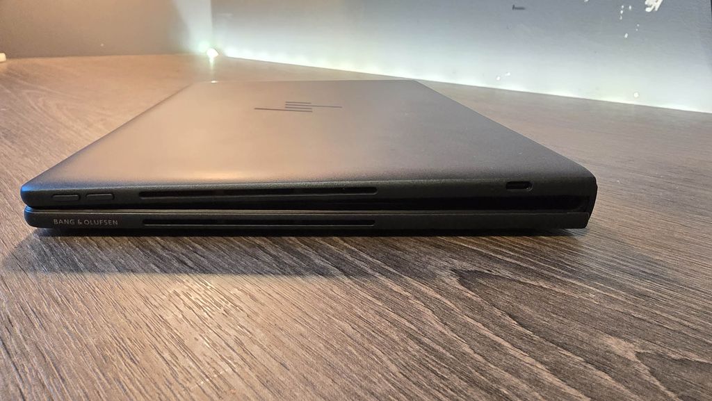 HP Spectre Foldable 17 review: a flagship screen and hugely versatile ...
