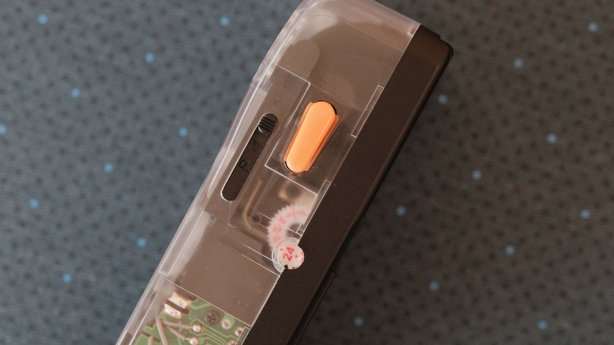 Reto Pano reloadable 35mm film camera review: analog compact camera ...