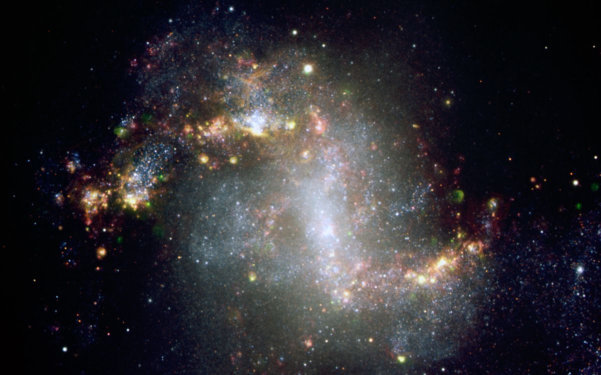 The Topsy-Turvy Galaxy NGC 1313 Space Wallpaper | Space