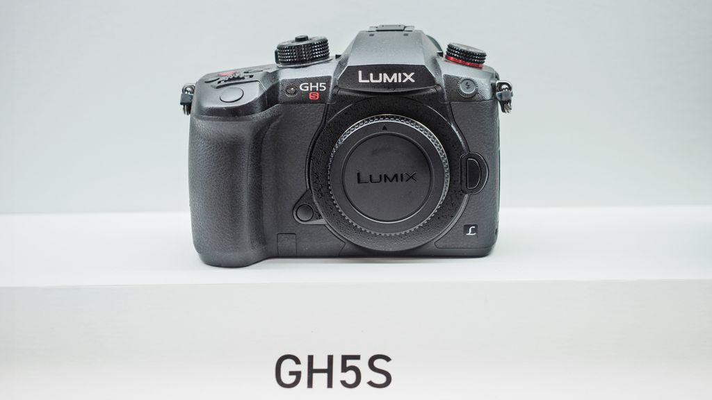 13 world-first cameras from Panasonic, from the first ever mirrorless ...