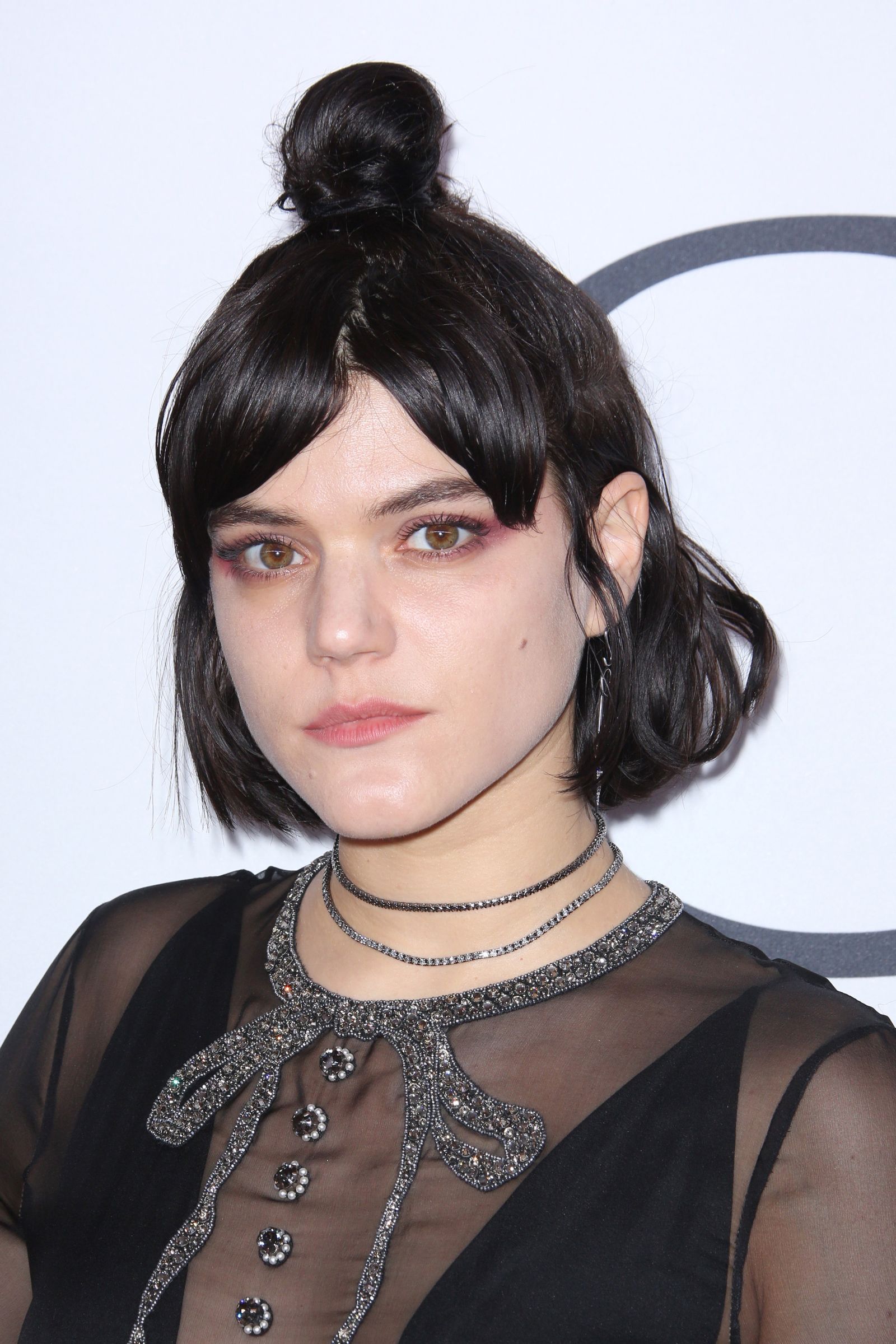 Top knot hairstyles: the best top knots for every occassion | Marie ...