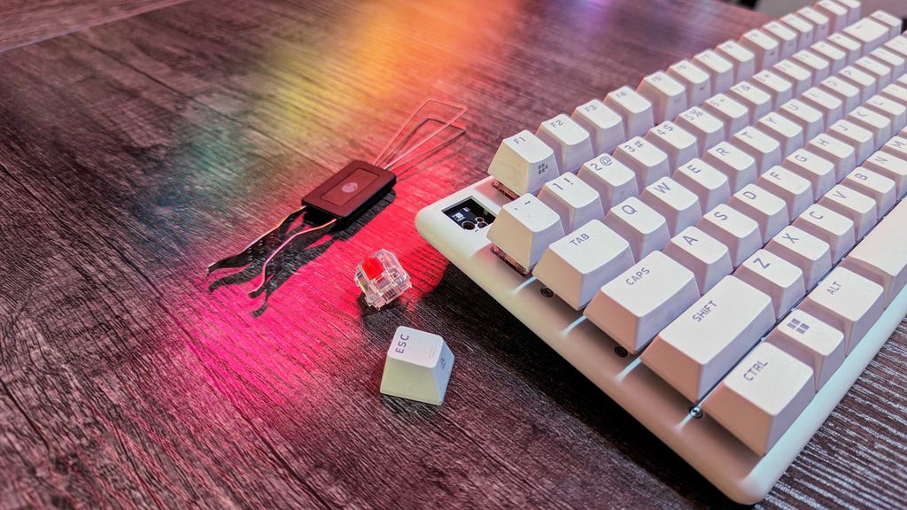 Alienware Pro Wireless Gaming Keyboard review: Alienware is starting to ...