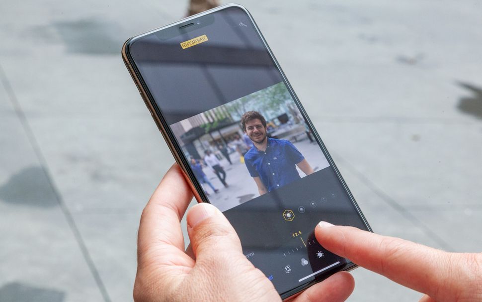 iPhone XS Max vs. iPhone 7 Plus Camera Face-Off: How Much Better Is It ...