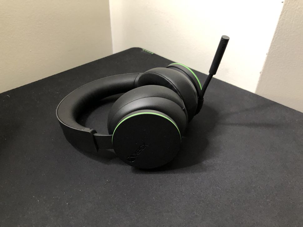 Xbox Wireless Headset review | PC Gamer