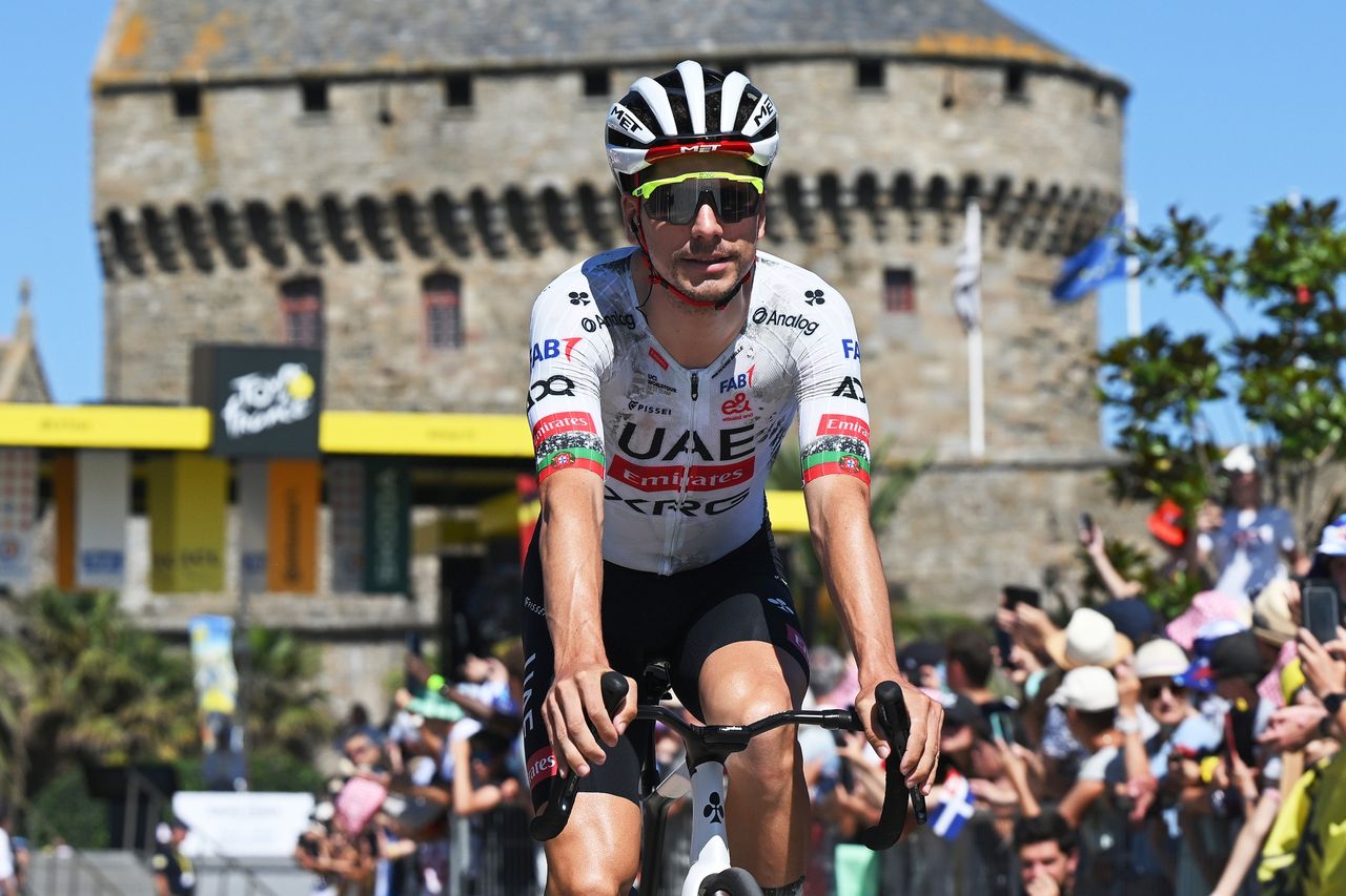 João Almeida suffers broken rib in high-speed Tour de France crash ...
