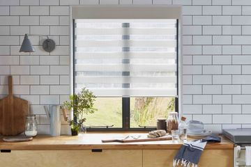 14 kitchen blind ideas – the best shades to style your kitchen windows ...