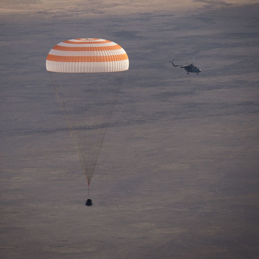 Soyuz Landing Photos: Expedition 49 Returns to Earth | Space