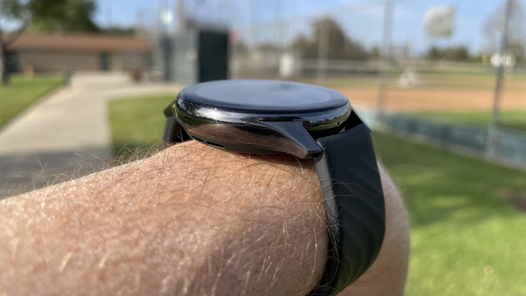 OnePlus Watch review: a sleek smartwatch with great battery life ...
