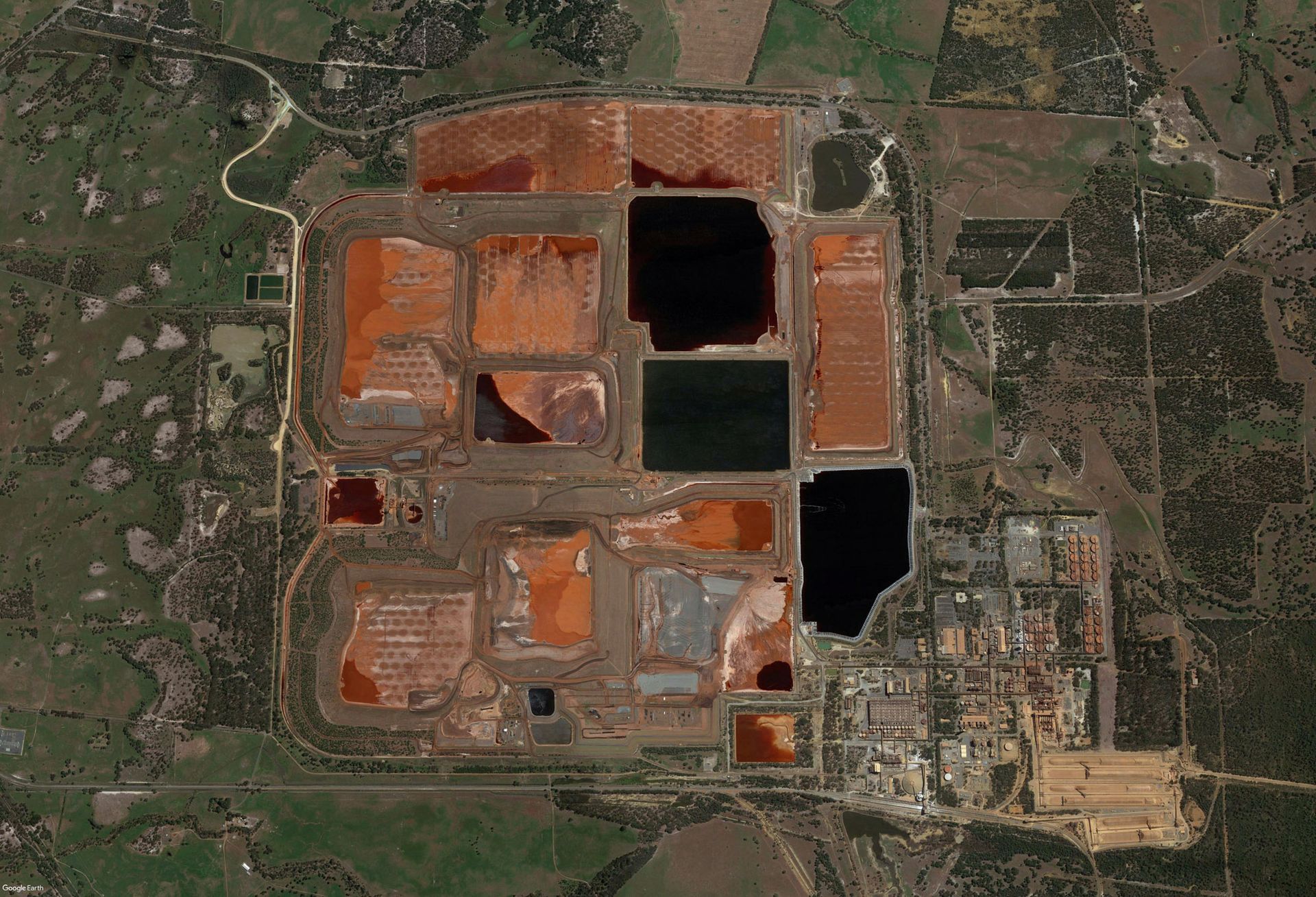 Tonkin Liu and ThusThat’s experimentation with red mud | Wallpaper