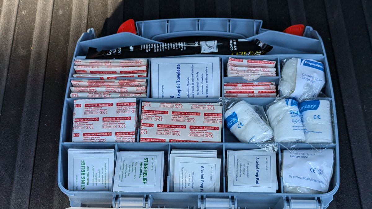 Swiss Safe 2-in-1 Roadside Car Emergency Kit review | Tom's Guide