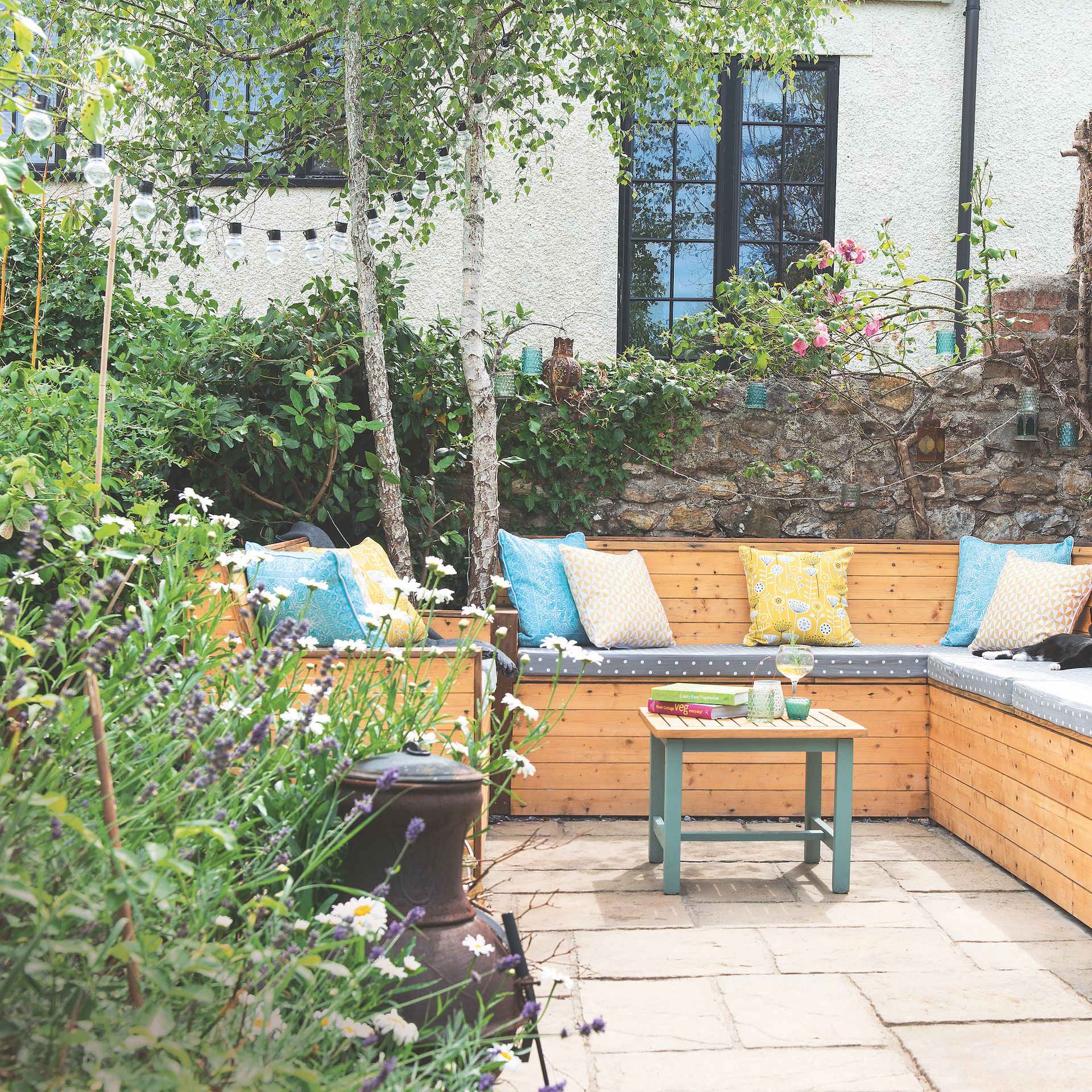 Patio edging ideas - 10 ways to create beautiful borders | Ideal Home