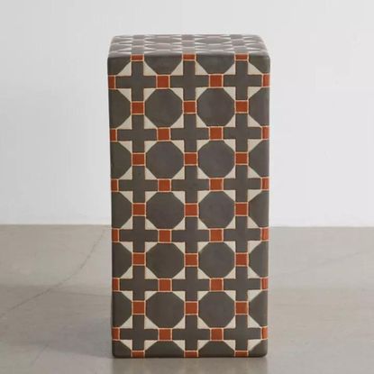 15 Best Modern Living Room Side Tables and How to Style Them