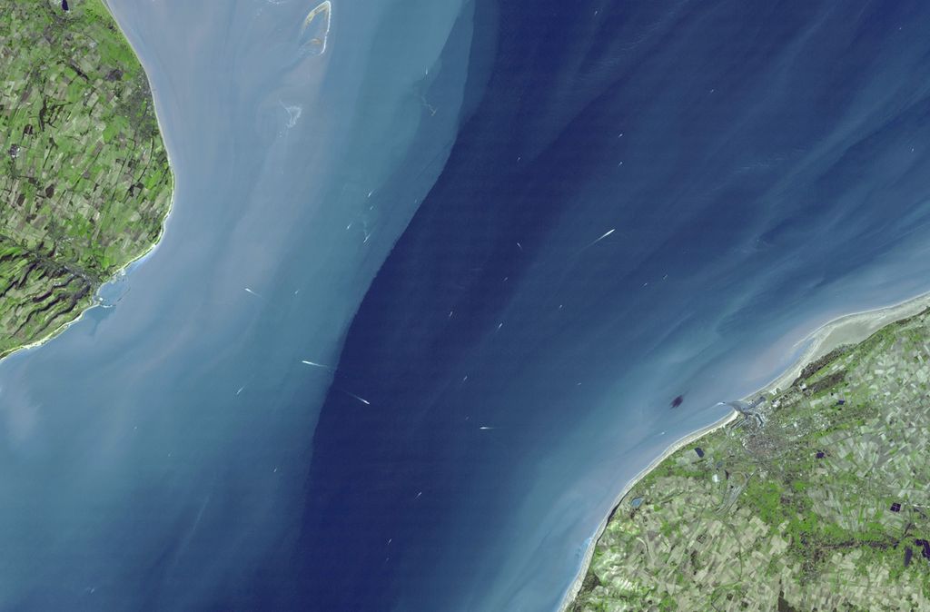 Divers Search for Wreckage of Mystery US Hercules Crash | Live Science