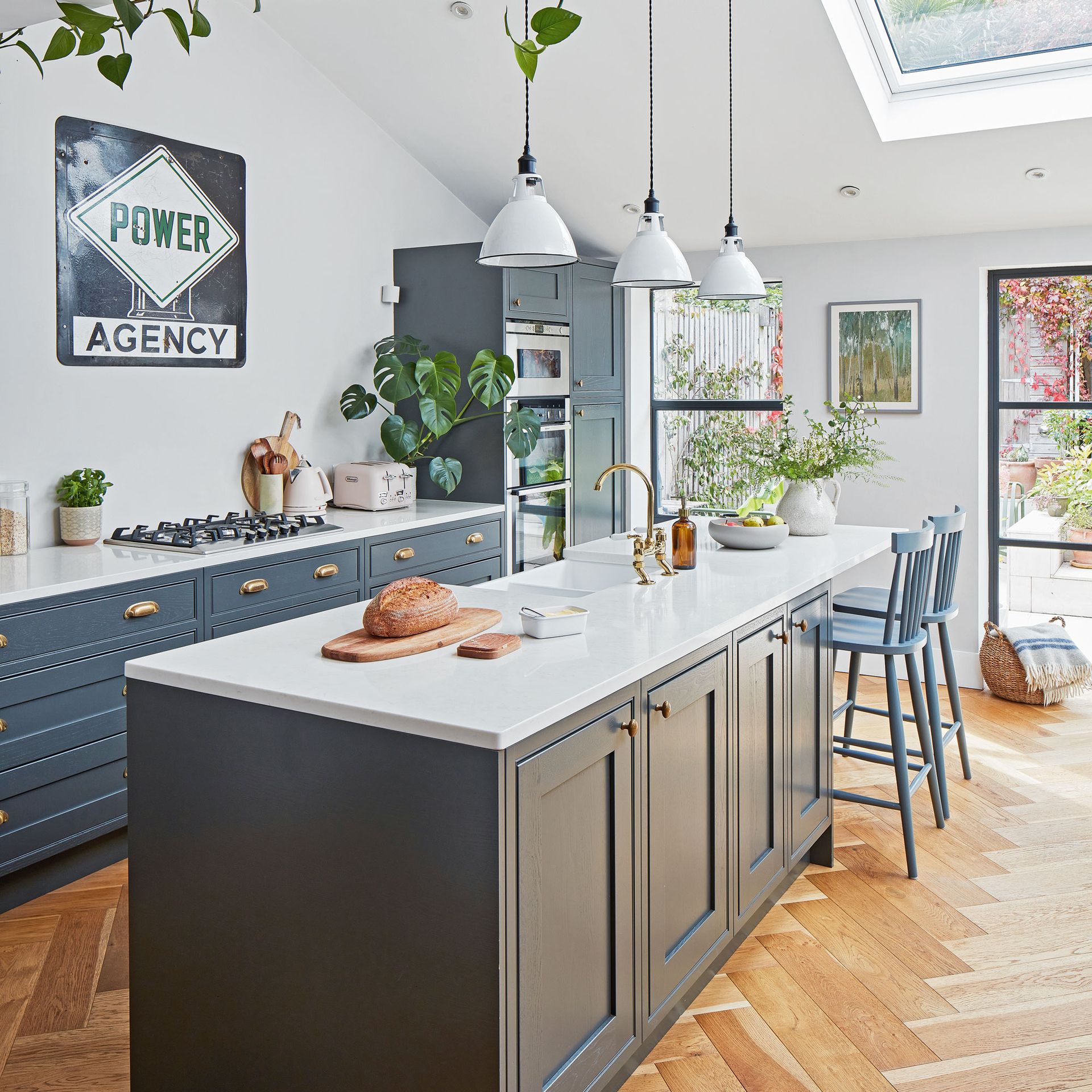 The best kitchen island layout ideas for a sociable space | Ideal Home