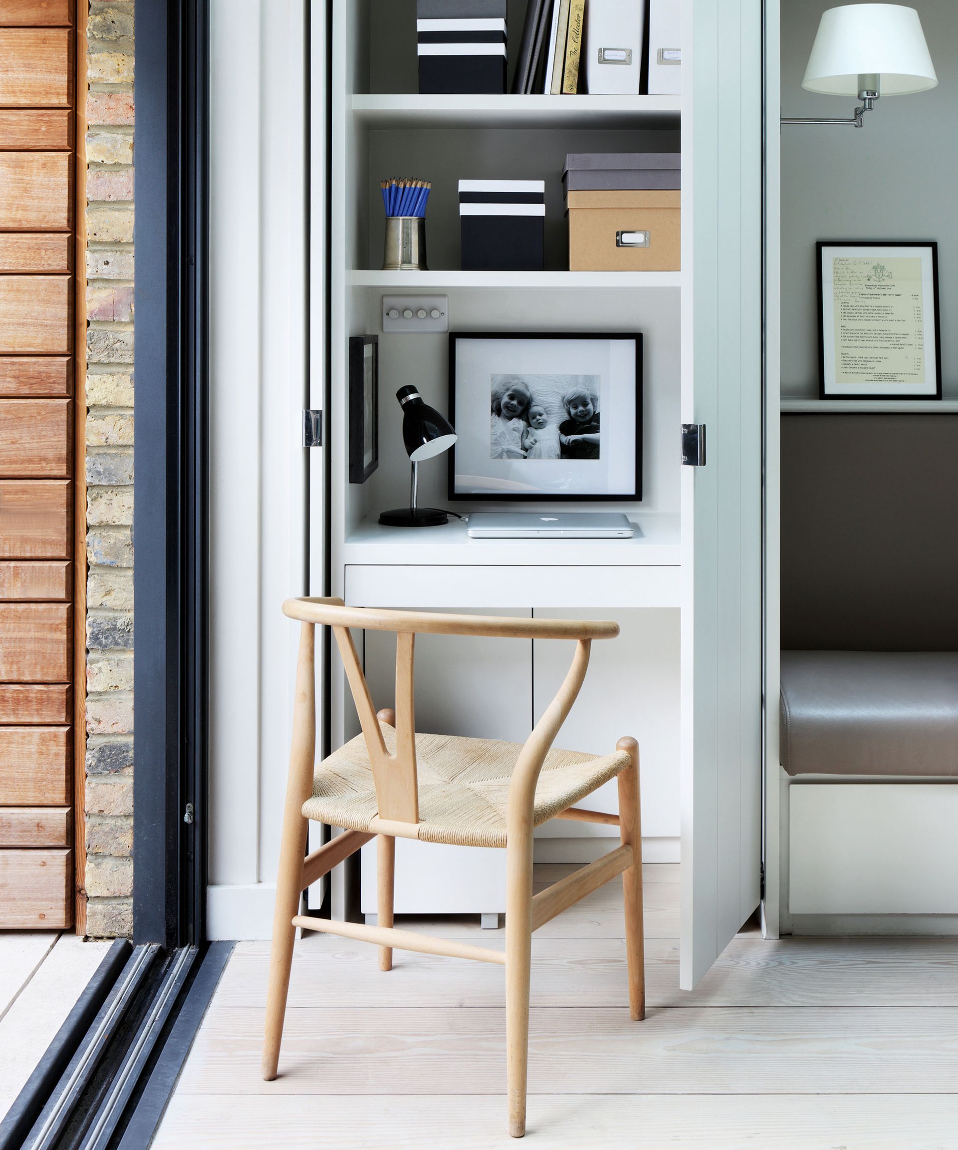 What looks good in the corner of a room? 7 designer looks | Homes and ...