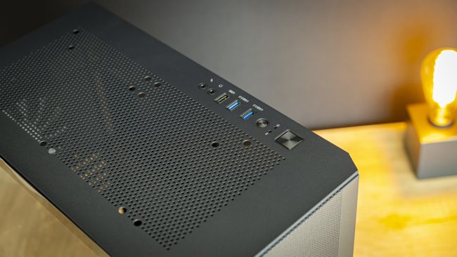 Montech Air 100 Review: A Case and 4 RGB Fans for $70? | Tom's Hardware