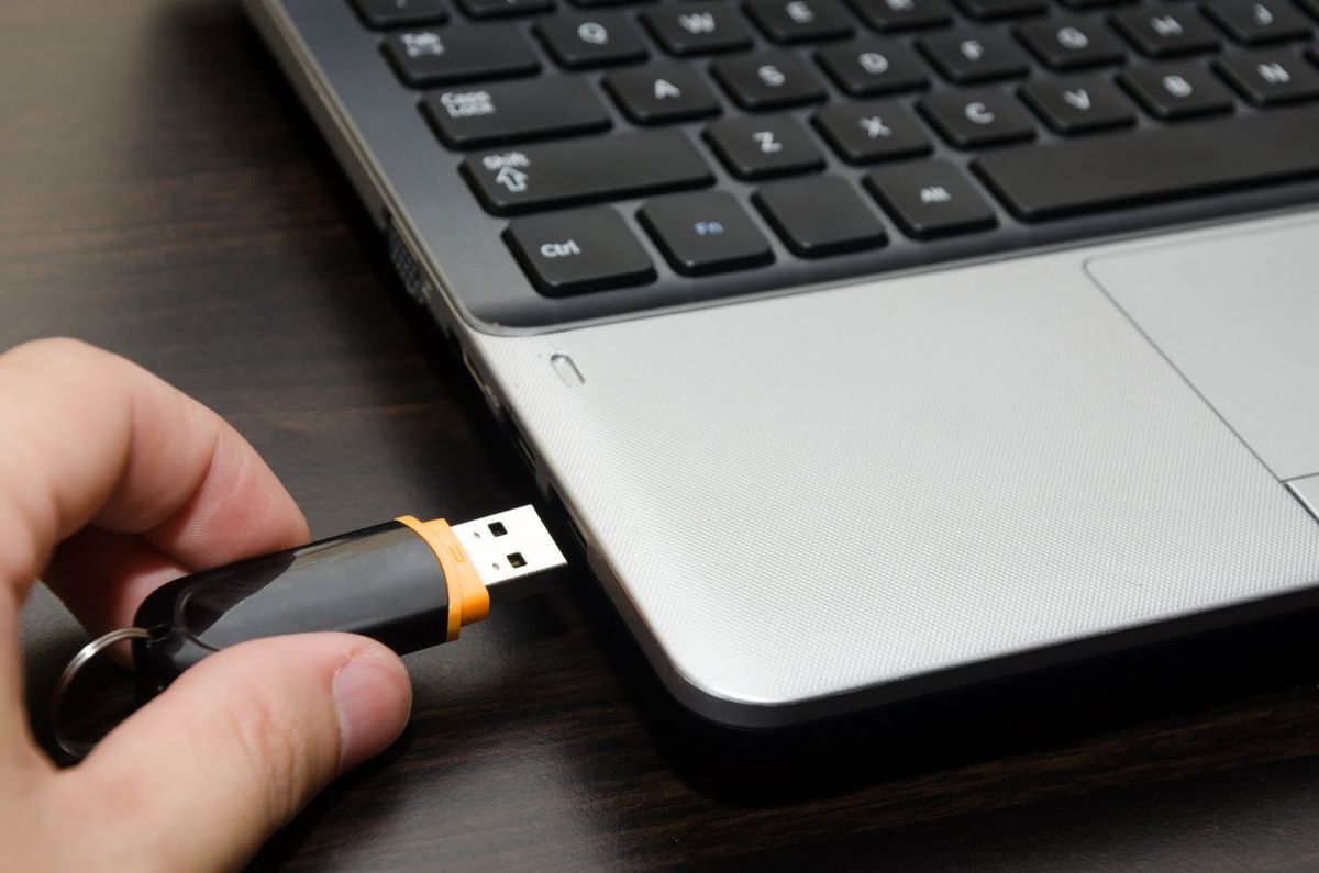 Windows 10 Now Lets You Pull USB Drives Out Without Making a Fuss ...