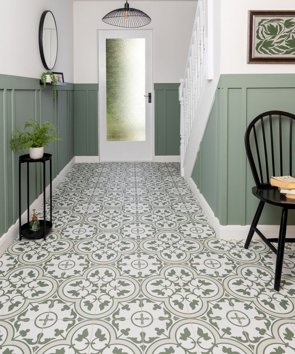 13 hallway flooring ideas for an impactful entranceway | Homebuilding