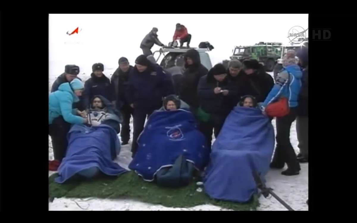 Soyuz Capsule Lands with US-Russian Crew: Expedition 34 Photos | Space