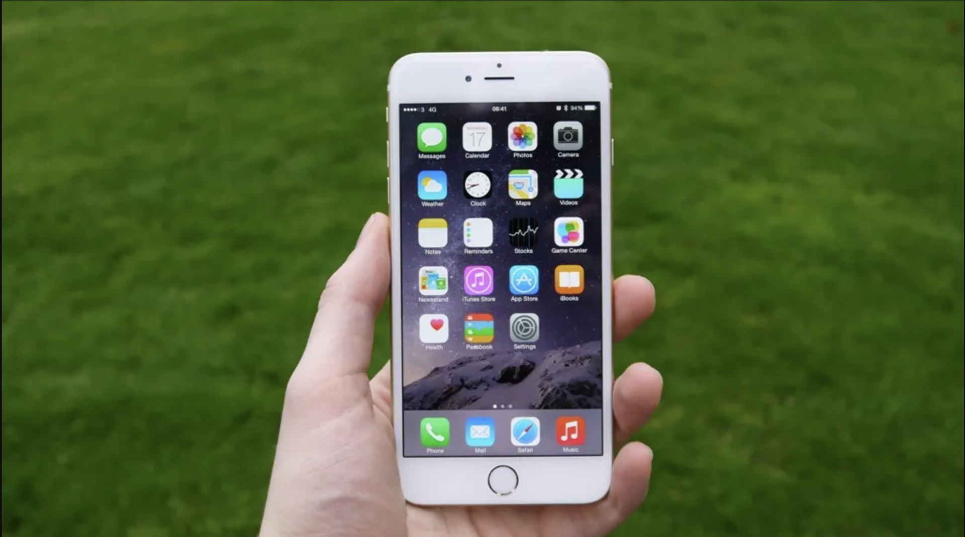 Apple quietly updates decade-old iPhones to keep iMessage alive while ...