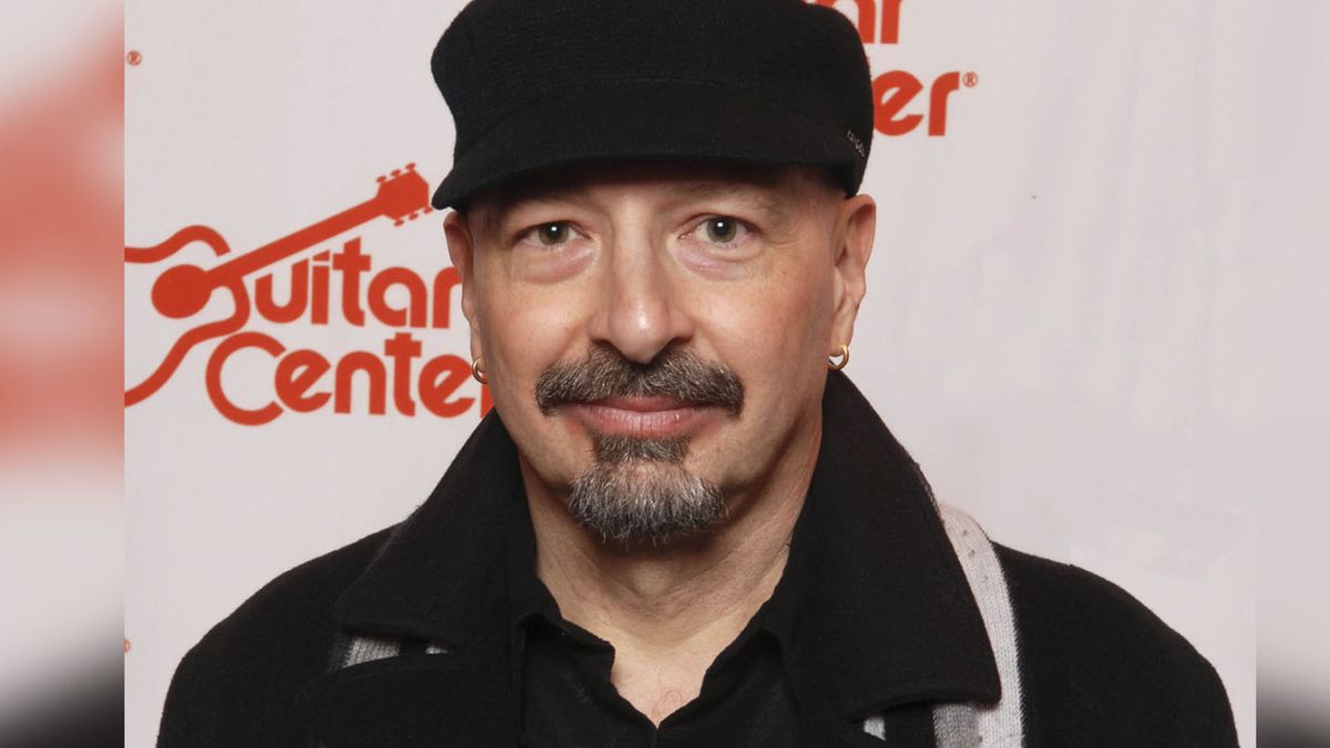 Journey stint will last 2 years says Smith | Louder