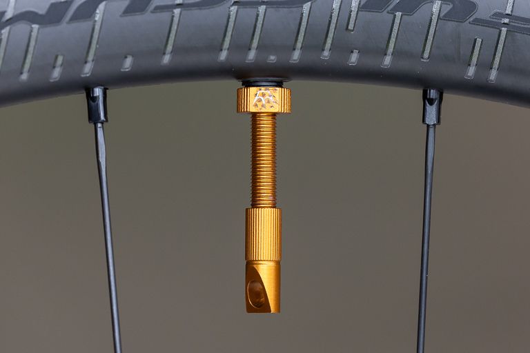 Best tubeless valves: our pick of the top models for performance and ...