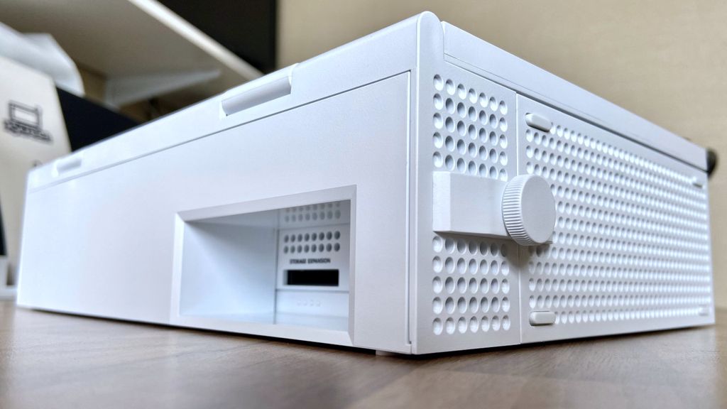 xScreen for Xbox Series S review: A Full HD panel for gaming almost ...