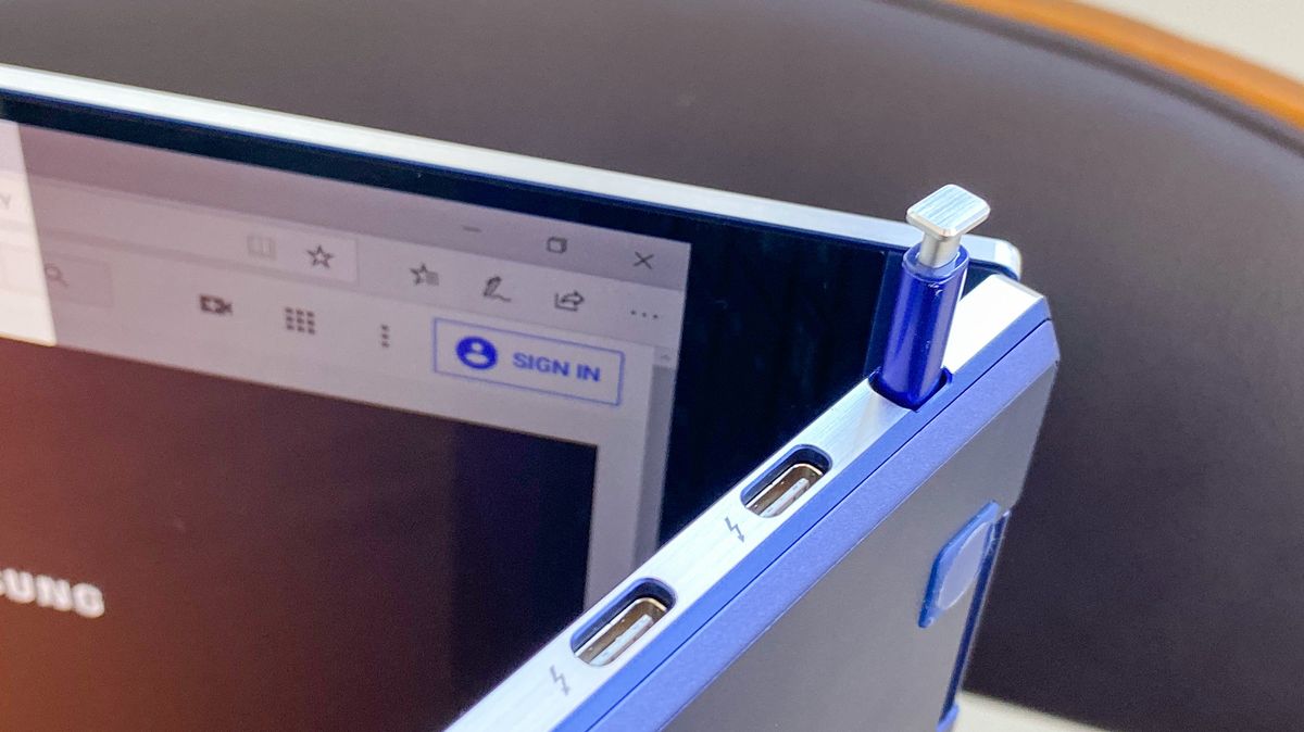 Samsung's First QLED Laptops Have Touchpads That Charge Your Phone ...