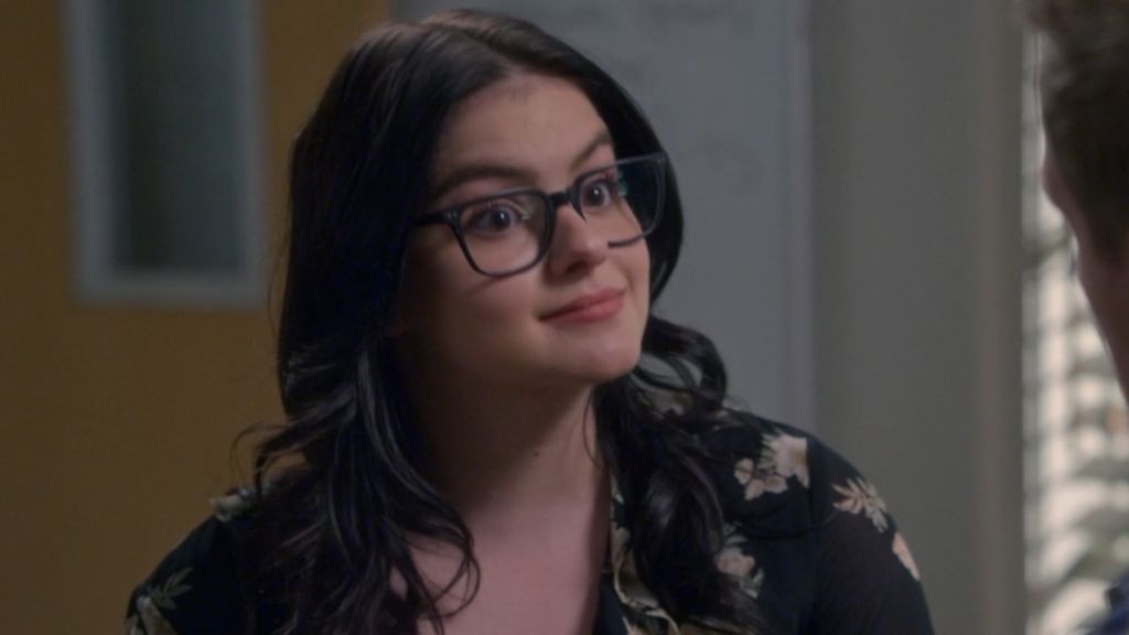 Ariel Winter Had A Week From 'Hedoublehockeysticks,' But At Least Her ...