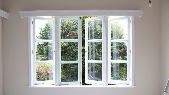 Complete guide to sash windows: Styles, costs, pros and cons | Homebuilding