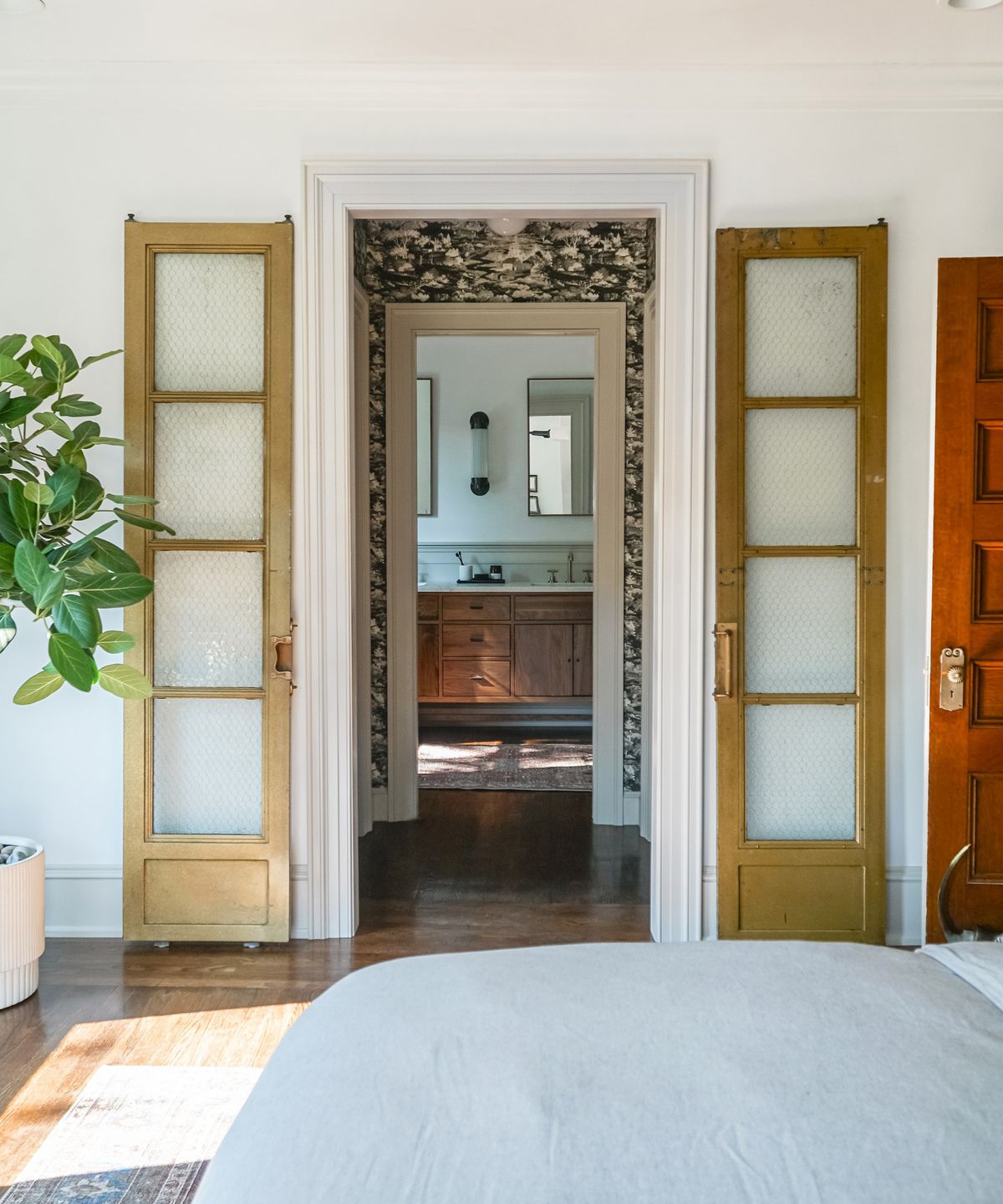 Stylish ensuite bathroom ideas to suit spaces big and small | Homebuilding