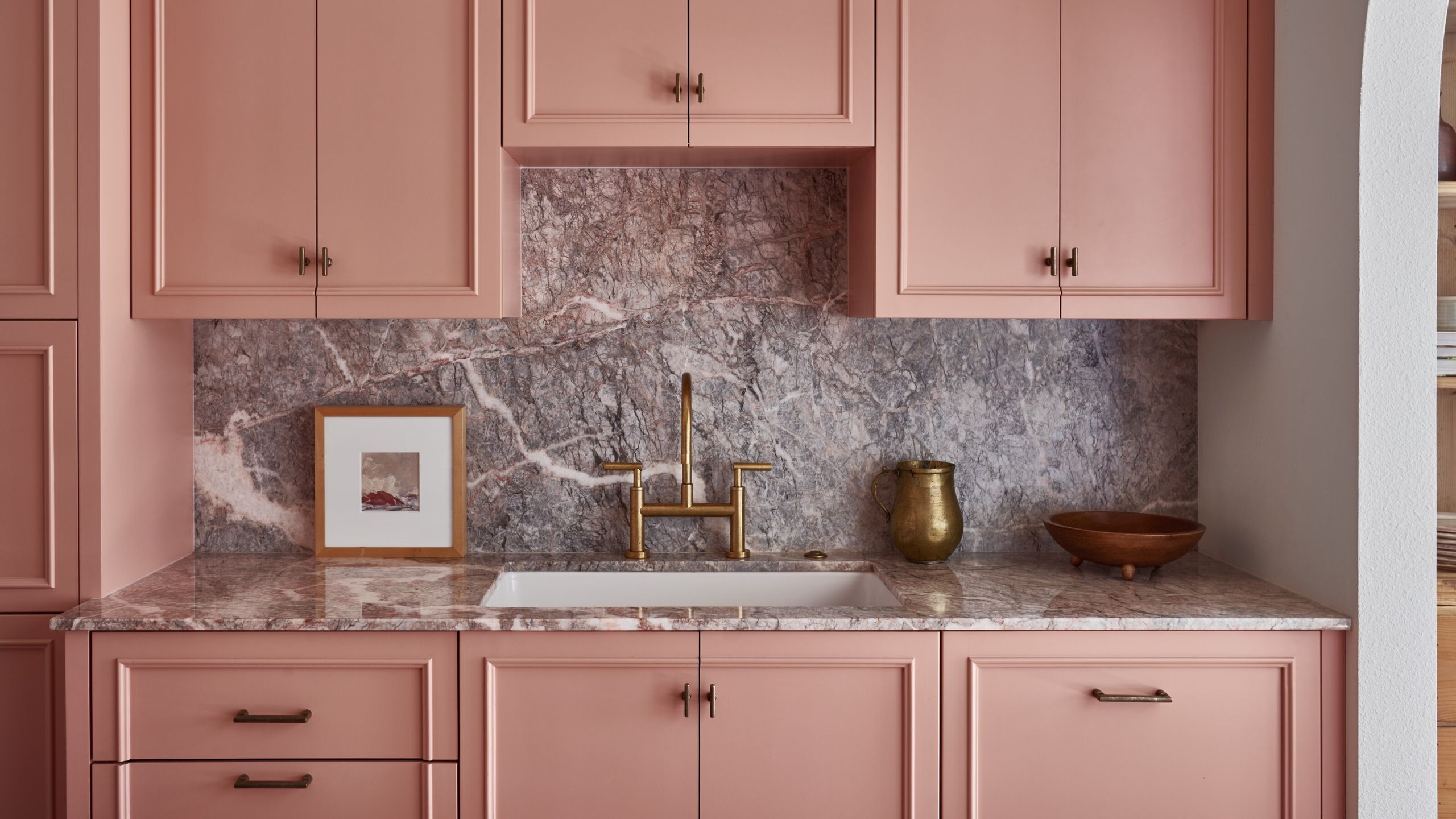 This traditional Shaker kitchen has been given modern revamp in playful ...