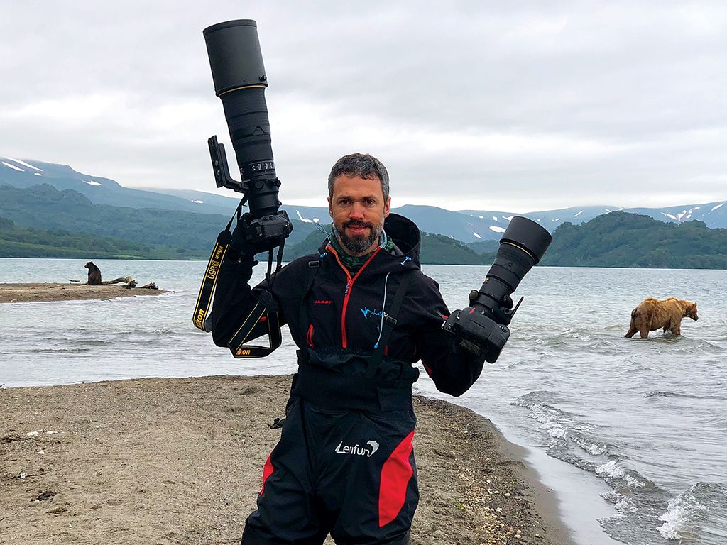 Interview: Roie Galitz on shooting stunning bear shots in Russia ...
