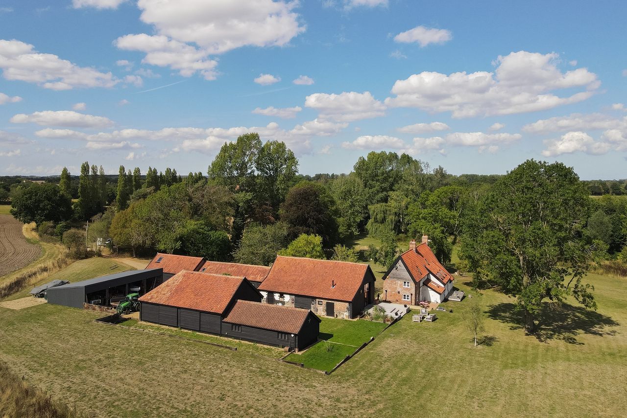 A breathtaking 14th-century farmstead has come to the market in an ...