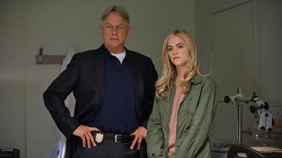 Emily Wickersham's NCIS Screen Test Was On Two Of The Main Sets, And I ...