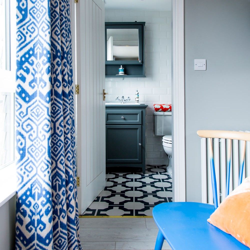 Gorgeous grey hallway ideas – moody dark tones to light pastel shades ...