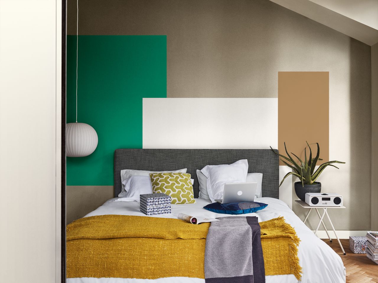 Color blocking walls: 21 clever ideas to add color to your space | Real ...