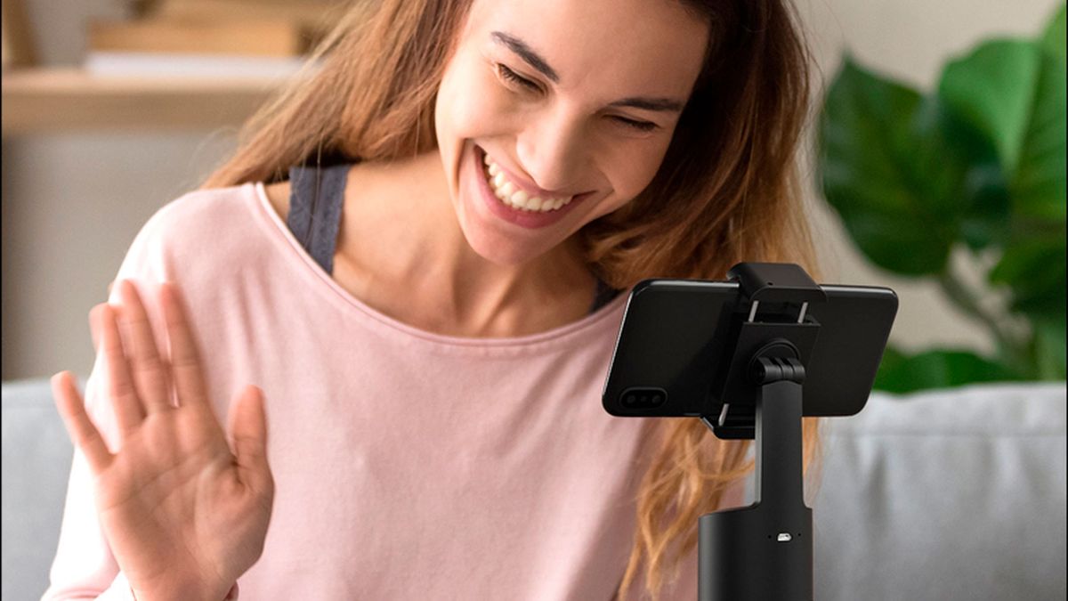 The Sandberg Motion Tracking Phone Mount will follow you around the ...