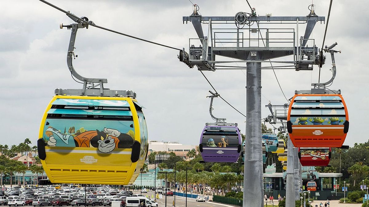 Another Disney World 'Karen' Is Going Viral On TikTok, This Time For ...